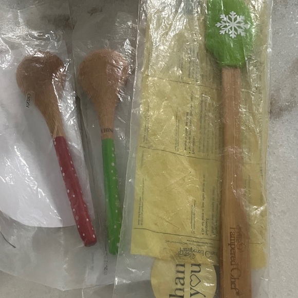 Pampered Chef | Holiday | Pampered Chef Snowflake Wooden Utensil Set ...
